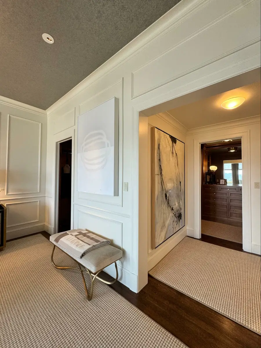 Entryway Moulding for Beautiful Transitions: Framing First Impressions
